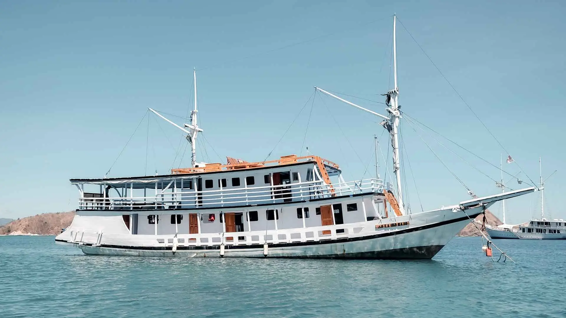 Lamborajo I | Komodo Extraordinary